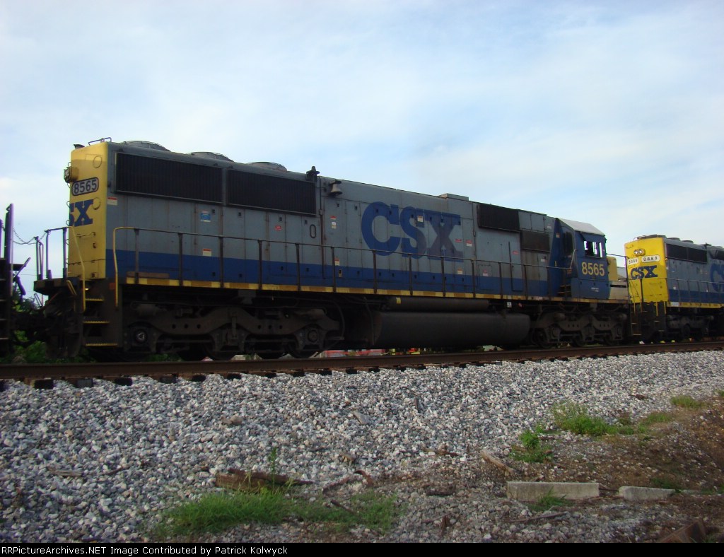 CSX 8565